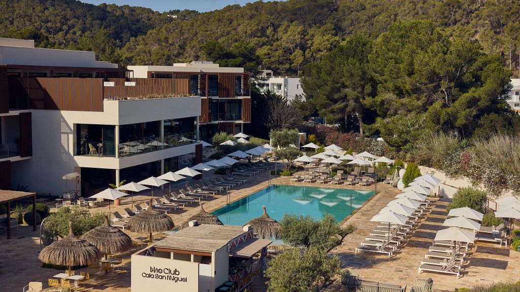 Cala San Miguel Ibiza Resort, Curio Collection by Hilton, Ibiza, Îles ...